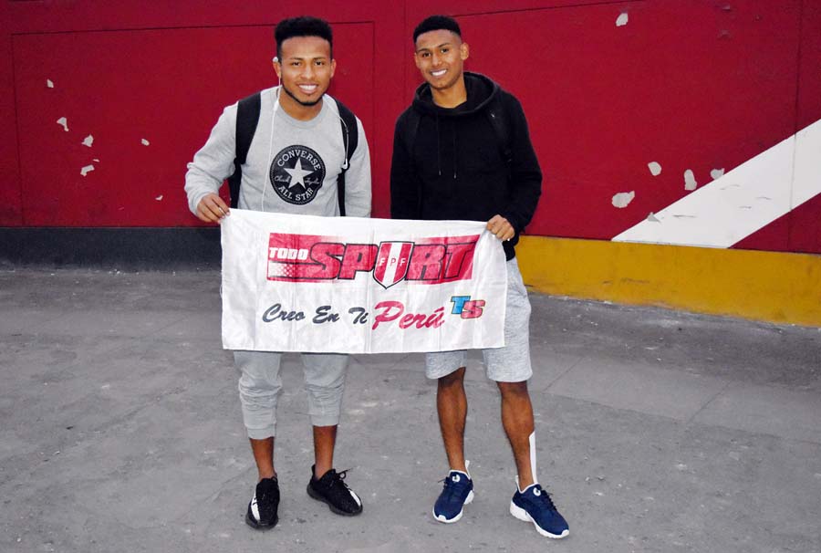 Bajan En La Esquina - Todo Sport